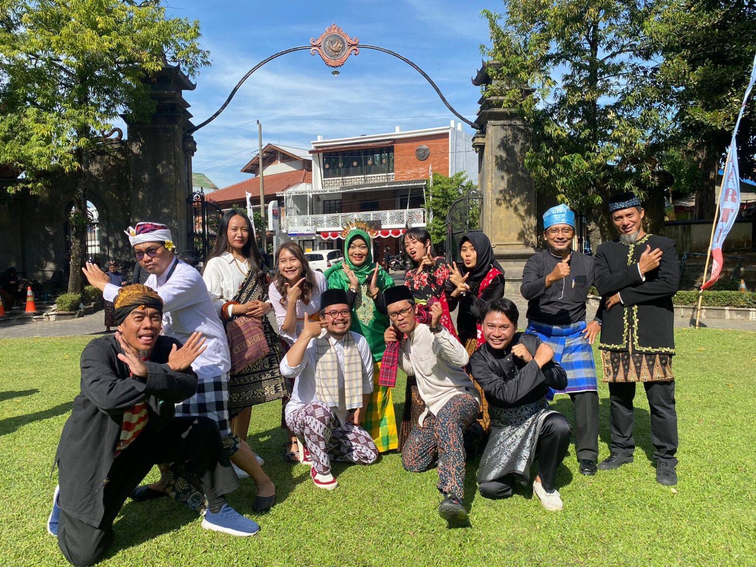 Dosen DKV ISI Solo Merayakan HUT ke-78 Kemerdekaan Republik Indonesia ...